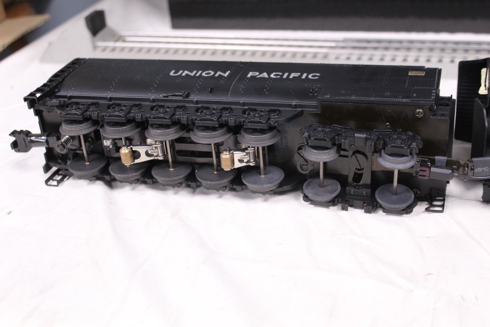 Lionel Vision-Line 6-11220 U.P. LEGACY 4-6-6-4 Challenger (coal fired ...