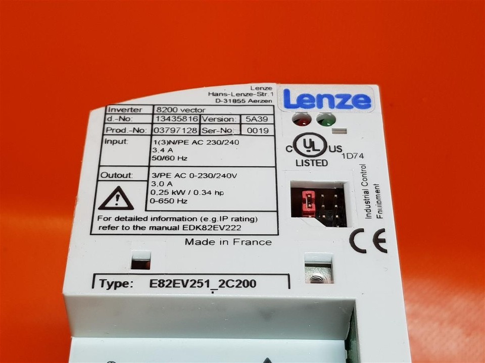 Lenze E82EV251K2C200 / *E82EV251_2C200 - 0,25 kW Frequenzumrichter ...