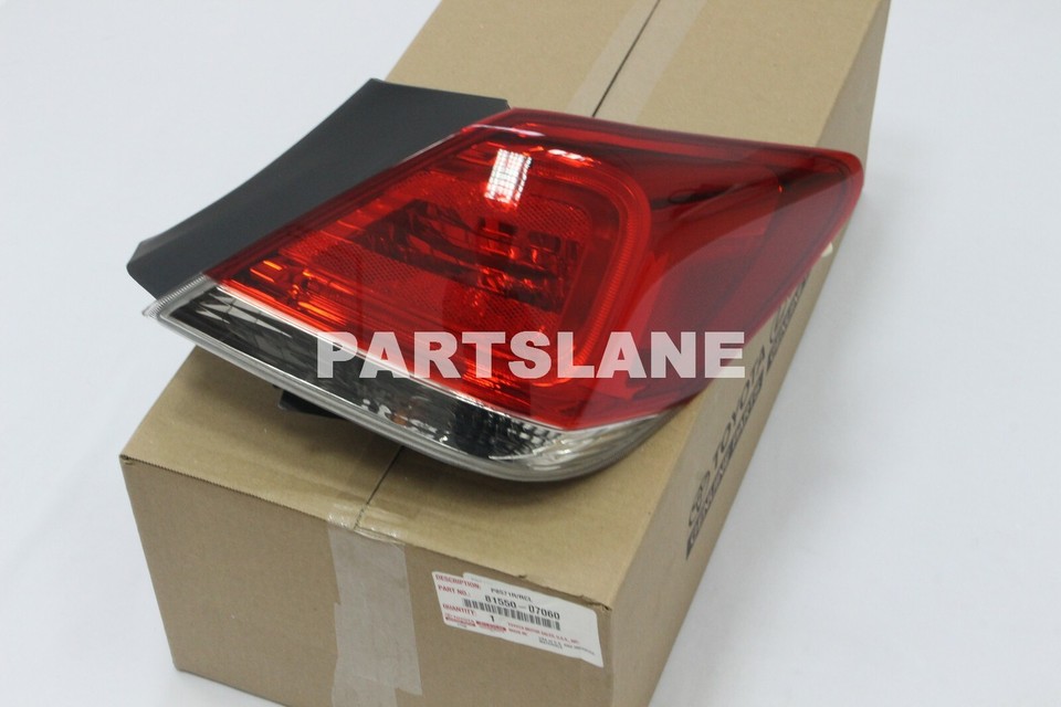 TOYOTA GENUINE 11-12 AVALON RIGHT PASSENGER REAR COMBINATION LAMP 81550 ...