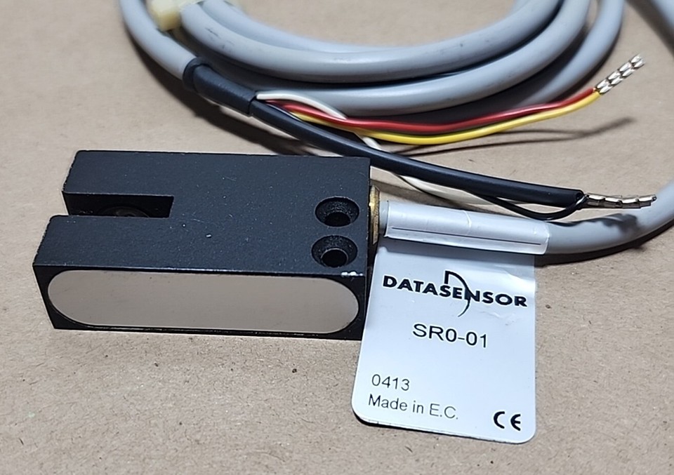 *PREOWNED* Data Logic SR0-01 DataSensor 24Vdc 200mA Slot Sensor ...