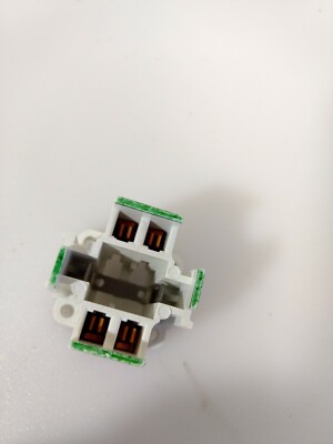 Leviton 75w-600V Compact Fluorescent Lamp Holder Light Socket 4-Pin | eBay