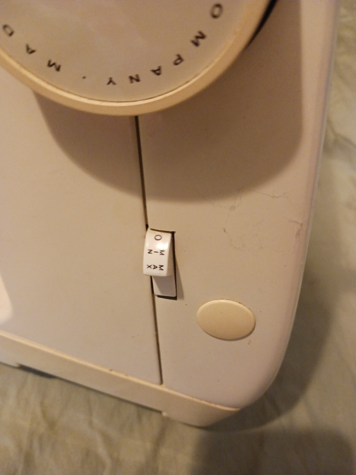 SINGER Touch-Tronic 2010 Memory Sewing Machine | eBay