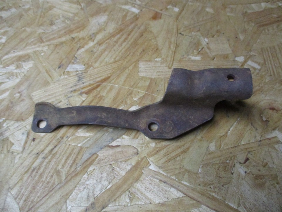 73 74 75 76 77 80 86 Chevy truck GMC Throttle cable bracket Quadrajet ...