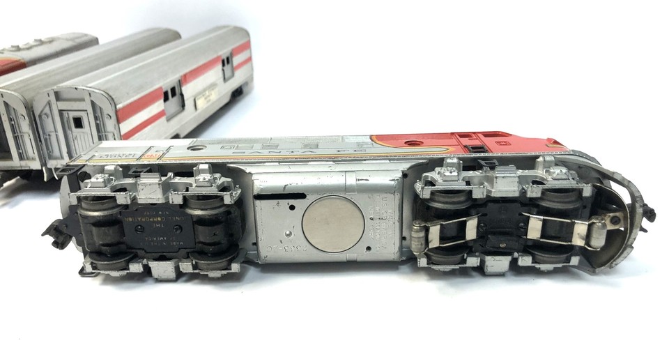 Lionel 2333-20 Santa Fe Locomotive Set w/ 4 Passenger Cars 2530 2561 ...