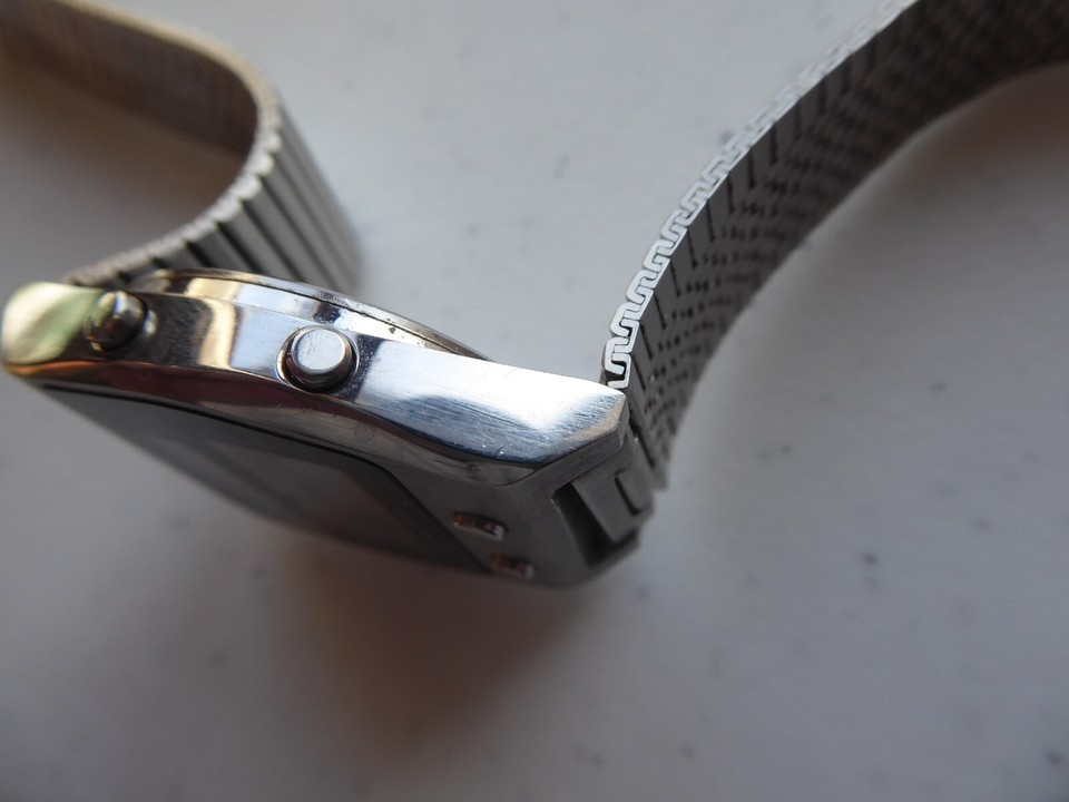 XERNUS CHRONO ALARM SOLAR - 1978 DIGITAL WATCH - LCD WRISTWATCH -SPARES ...