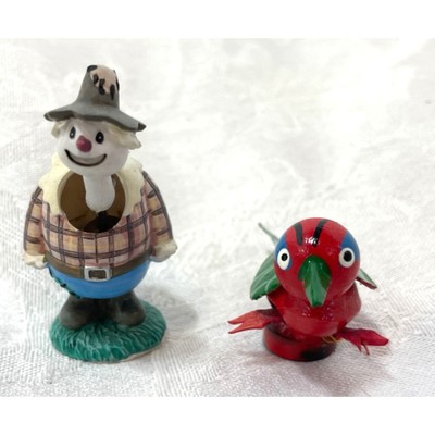 Miniature Bobble Heads Resin Scare Crow Wooden Red Bird Head Wings ...