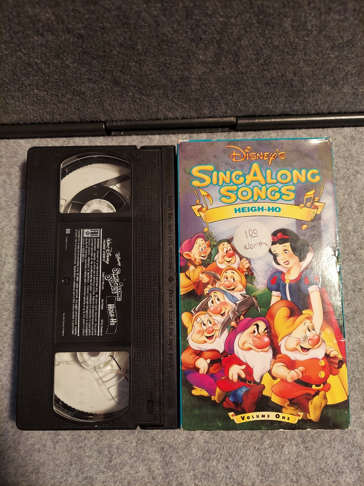 Lot of 3 VHS - Disney Sing Along Songs - Aladdin Beauty and the Beast ...