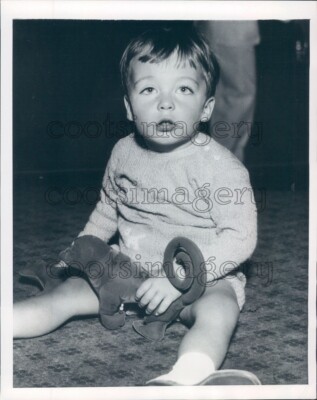 1935 Press Photo Heir Montgomery Ward Thorne as Toddler Model With Toy ...