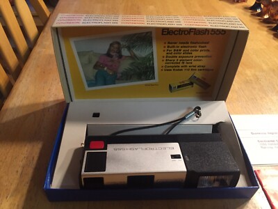 VINTAGE CONTINENTAL Pocket ElectroFlash 555 CAMERA with Wrist Strap NIB ...