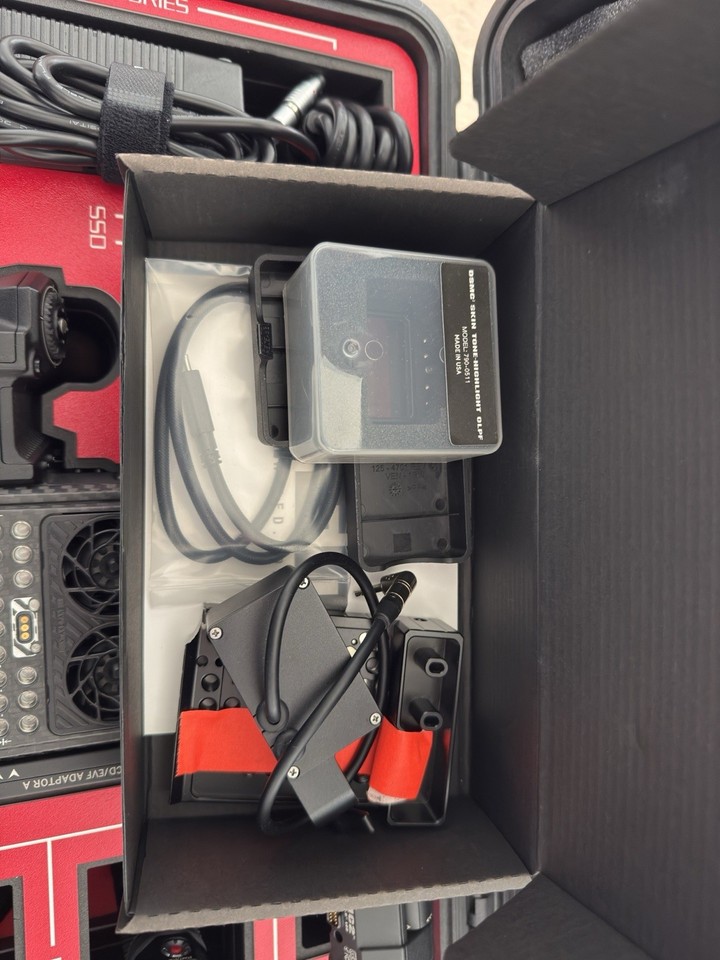 RED HELIUM 8K Digital Cinema Camera Kit, Mini-Mag SSDs, 7" Touchscreen ...