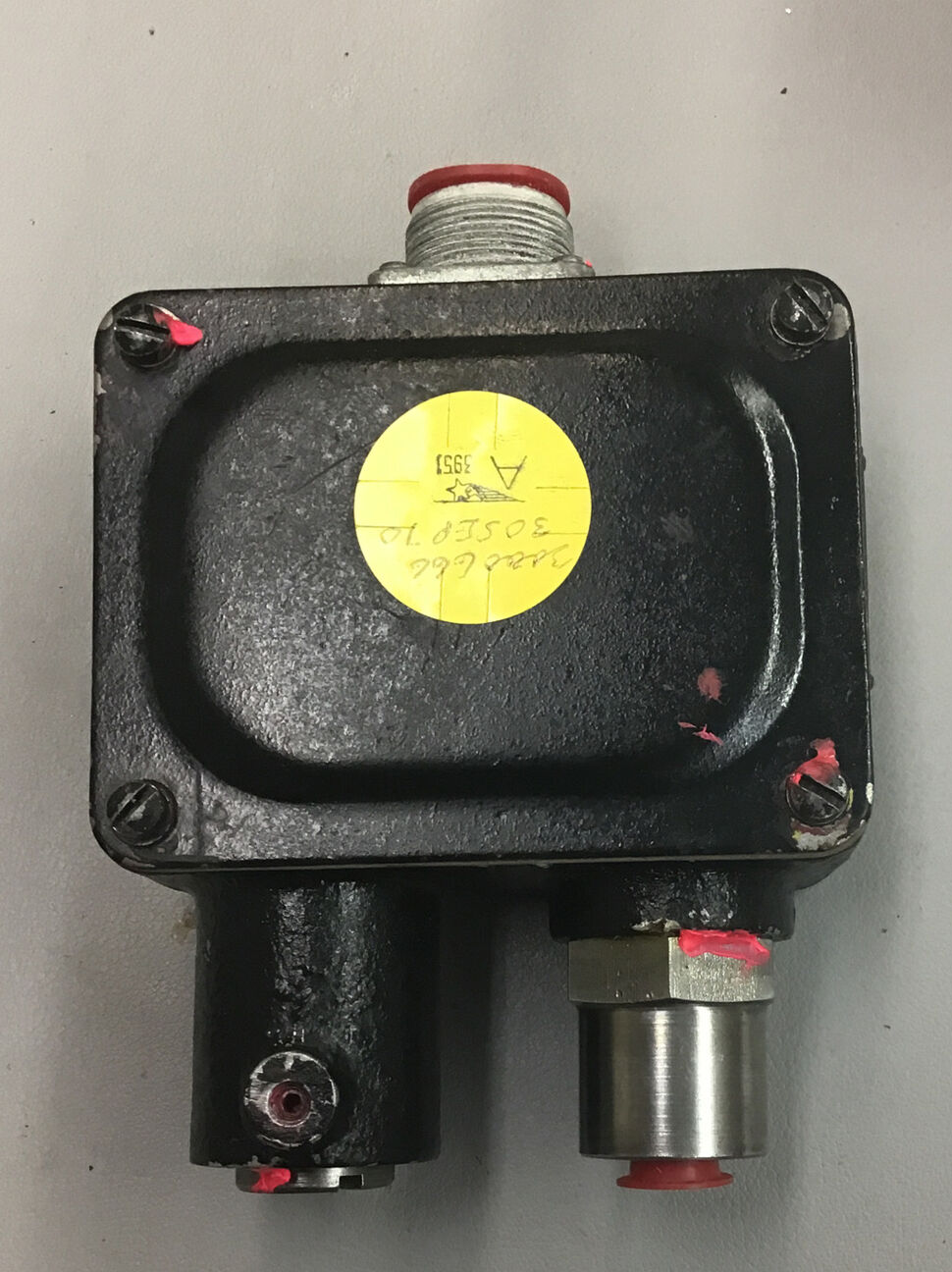 BARKSDALE Pressure Actuated Switch 9048-4, Sealed Piston Type (B178) | eBay