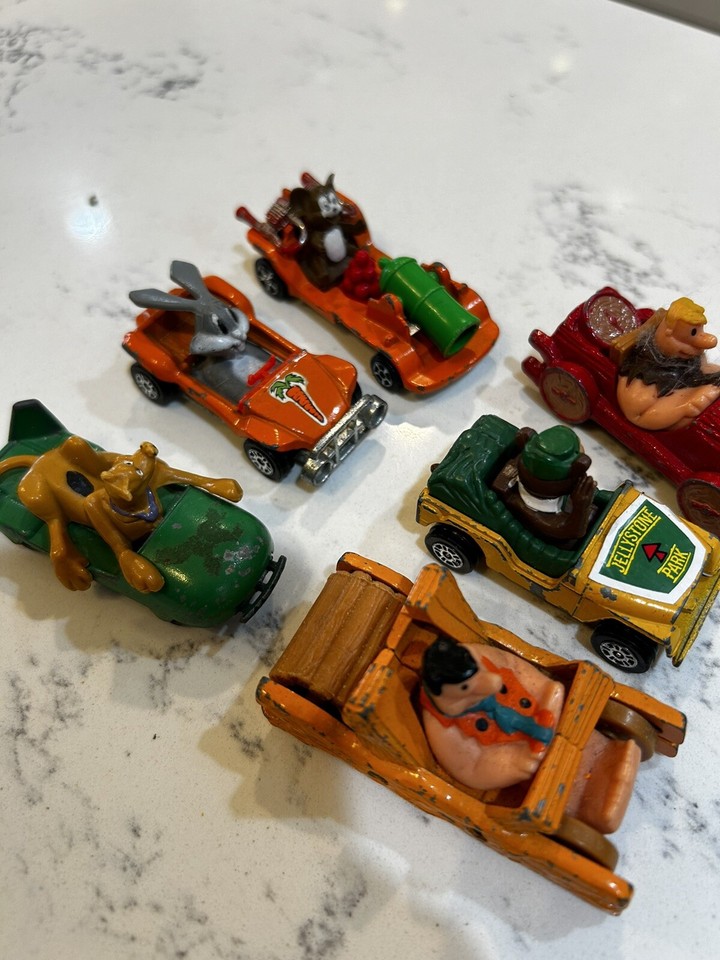 Corgi Diecast 6 Cars Cartoon Lot Flinstones Bugs Bunny Scooby Doo Yogi ...