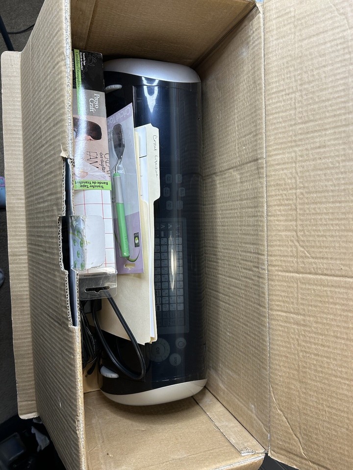 Cricut Expression Provo Craft 24" Personal Electronic Cutter Machine ...