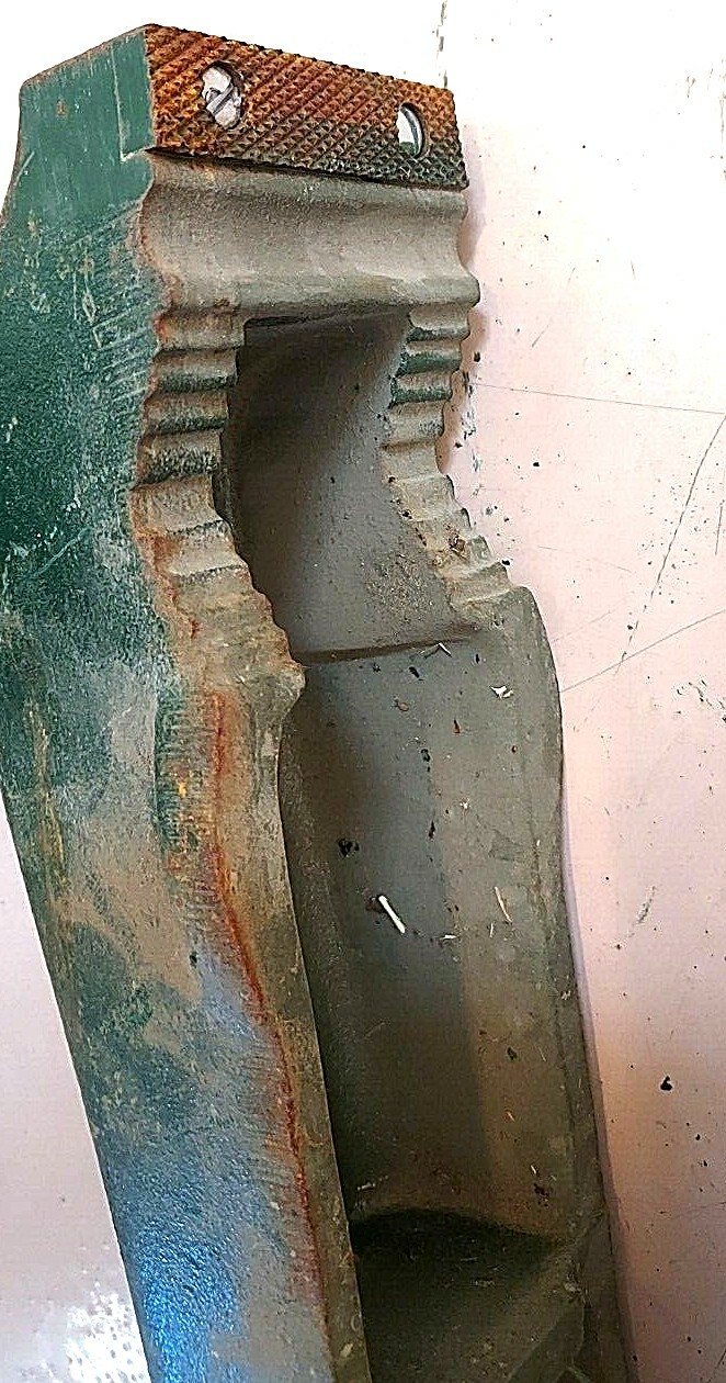 VTG. COLE TOOL MFG Blacksmith No11 Post Vise Anvil ST. ANNE IL., No ...