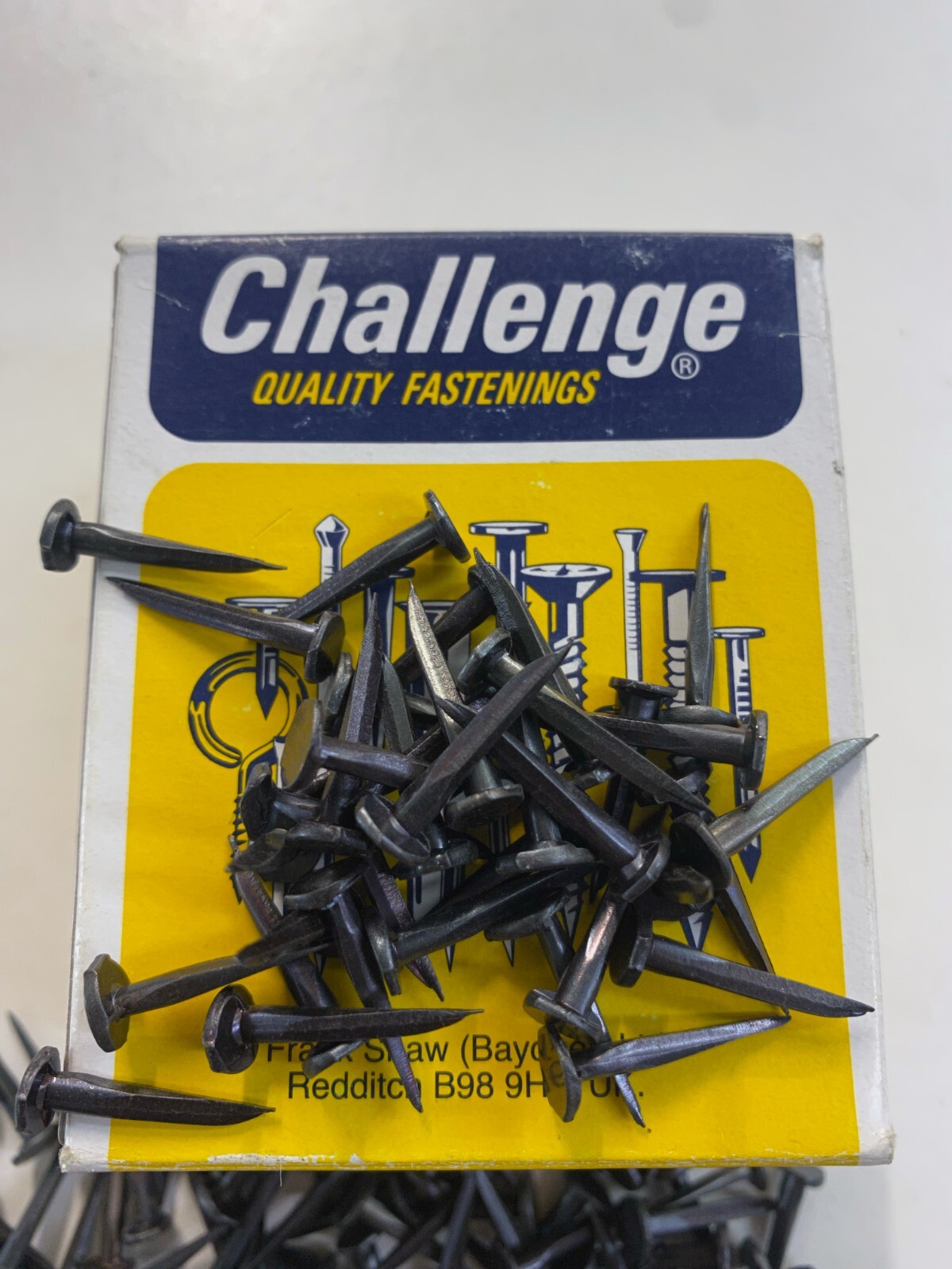 Blued Improved Cut Tacks Upholstery Carpet Fabric Webbing Pins Nails ...