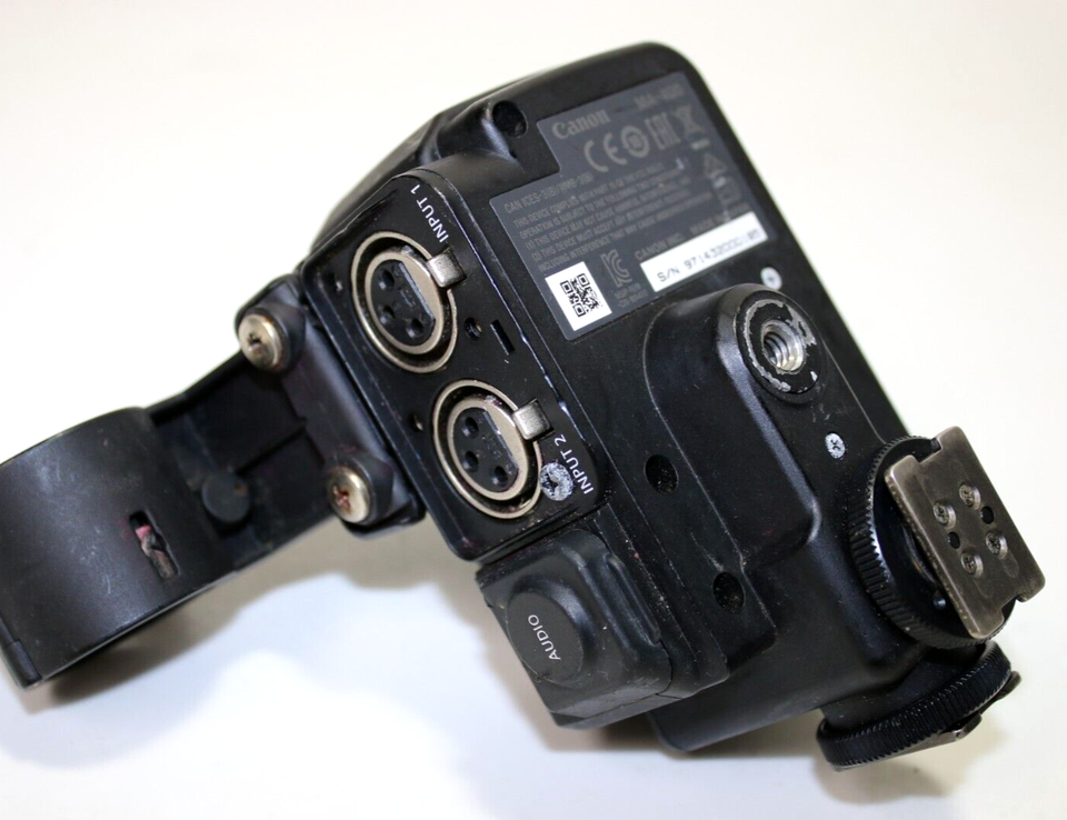 Canon XC15 4K Camcorder w/Canon MA-400 Mic Adapter - READ ...