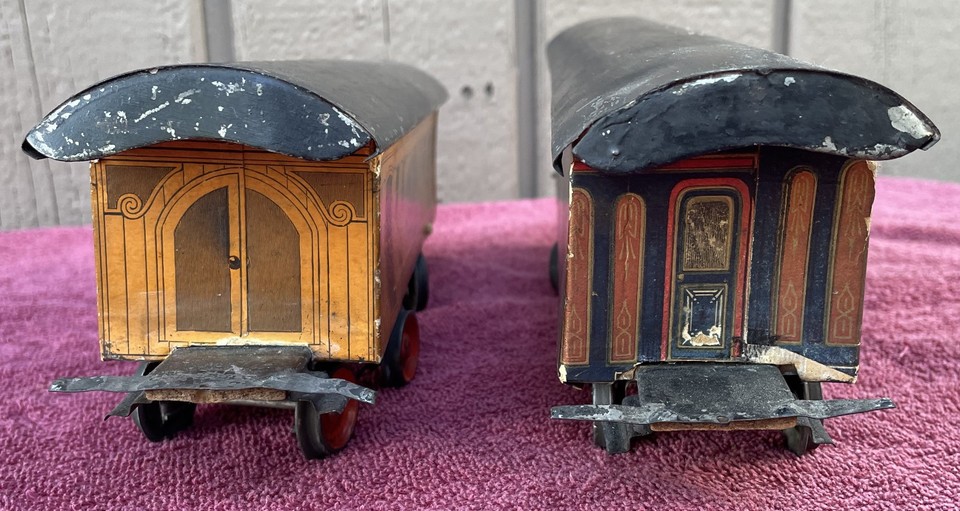 Beggs c 1880s Set: 1 7/8" Live Steam Loco, Passenger & Mail Cars ...