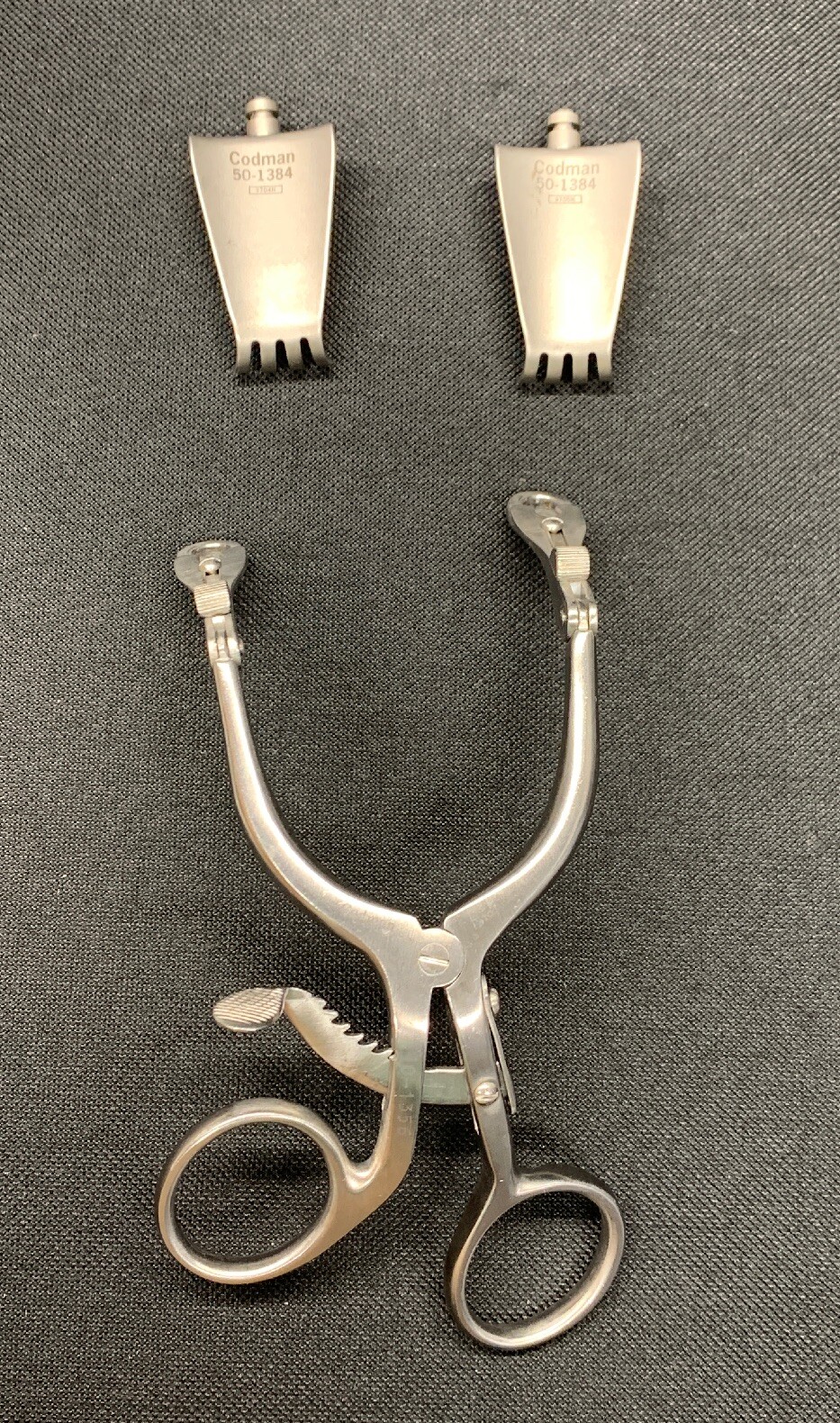 Codman 50-1356 Cervical Retractor Small 3 3/4" Opening & 2 Blades ...