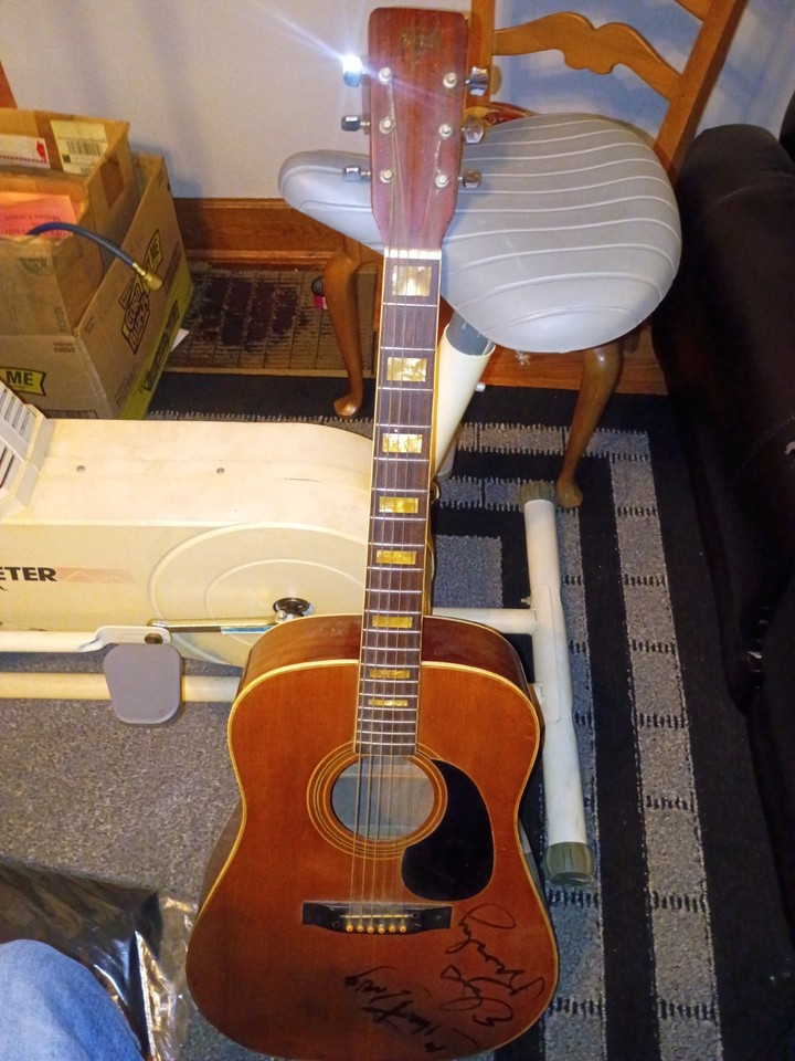 autographed guitar signed by elvis Presley | eBay