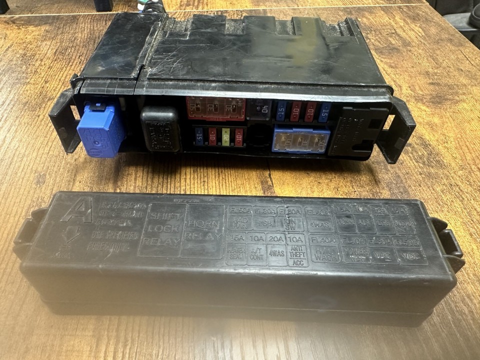 07-13 INFINITI G35 G37 UNDER HOOD FUSE BOX FUSES RELAY BOX 24381-7990A ...