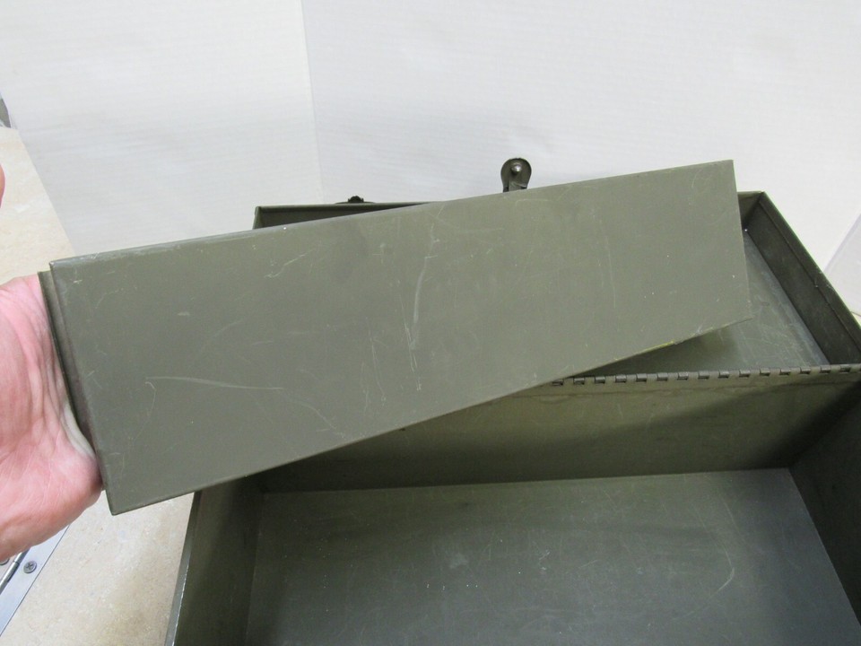 US WW2 M5 Chest Steel W/ Tray Browning D28243 Spare Parts Tools 30 Cal ...