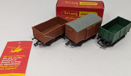 Tri-Ang OO Gauge Train Wagons x 3 Brown & Green MT2 #170 | eBay