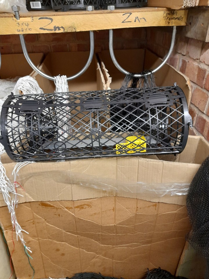 CRAYFISH or CRAB TRAP PLASTIC LIVE BAIT FISH CAGE NET POT TRAPPY + BAIT ...