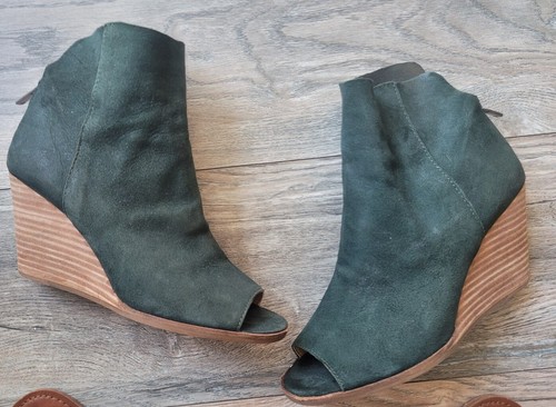 Lucky Brand Sz 7.5 Green Suede Urbi Wedge Boot Peep Toe Ankle Booties ...