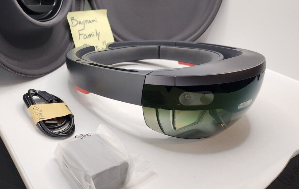 Microsoft HoloLens Developer Edition 1st Generation & Genuine Carry ...