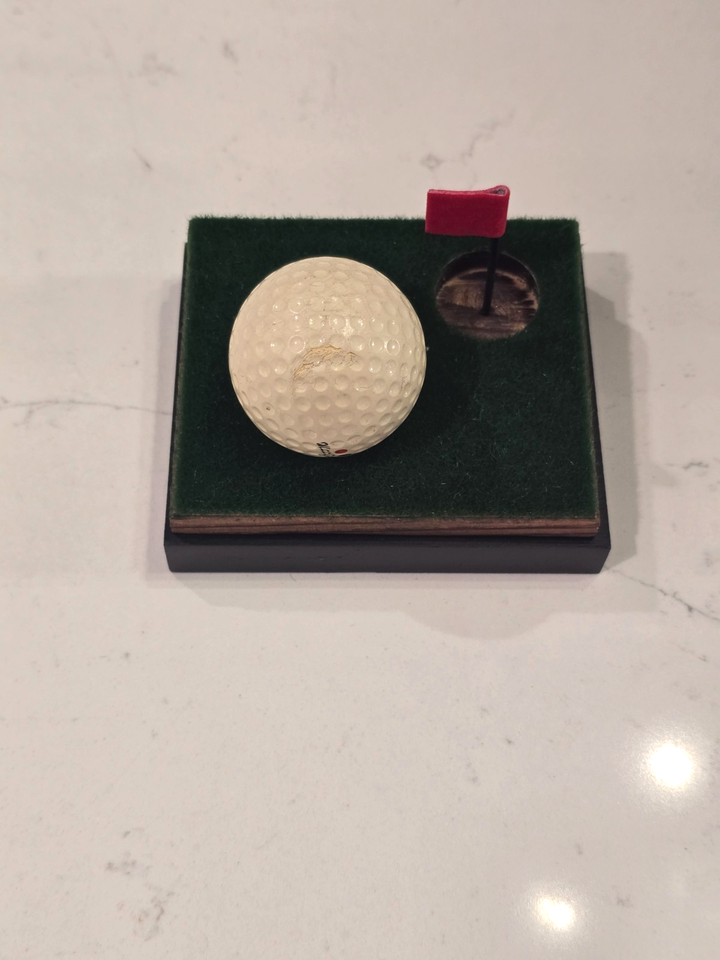 VINTAGE 1936 BOBBY CRUICKSHANK RARE SIGNATURE MACGREGOR GOLF BALL | eBay