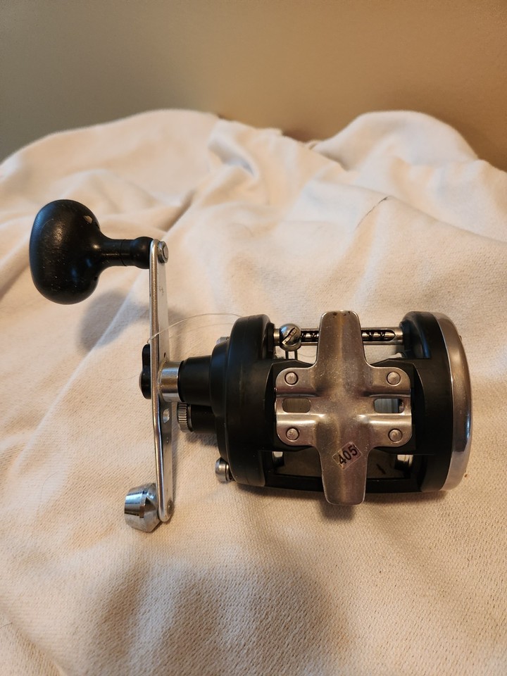 Pflueger Contender Fishing Reel G15L Gear Ratio 4.3:1. R#30 | eBay