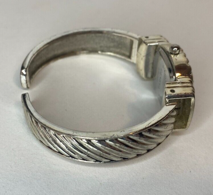 Geneva Quartz SW306 Silver Tone Cuff Style Women's Wrist Watch Japan ...