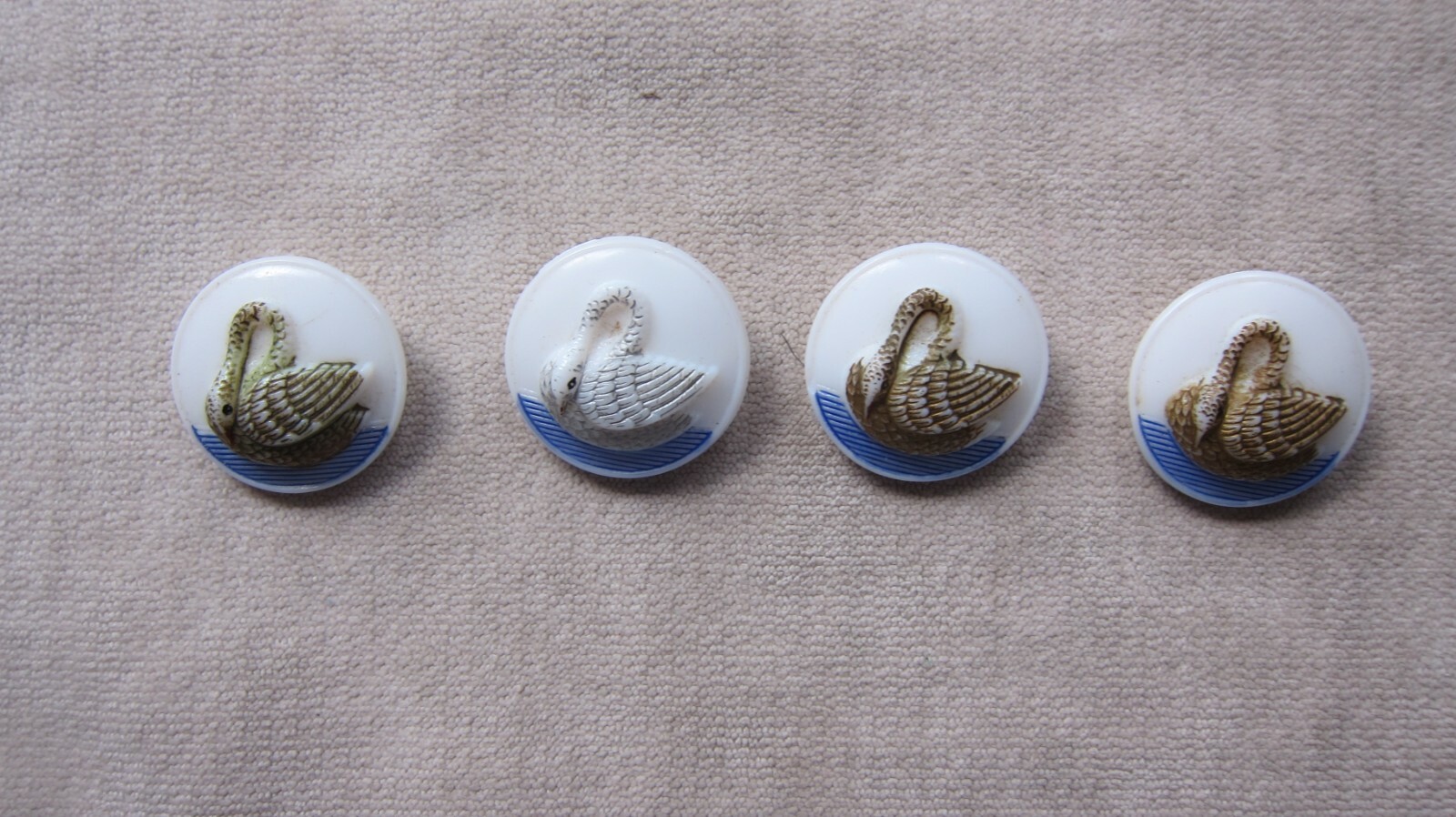 4 New Czech Glass Swan Buttons 1" VGC | eBay
