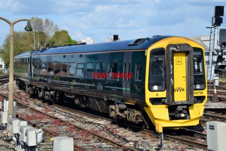 PHOTO BR CLASS 158 'SPRINTER EXPRESS' STANDARD MKIII 3-CAR DMU NO 158 ...