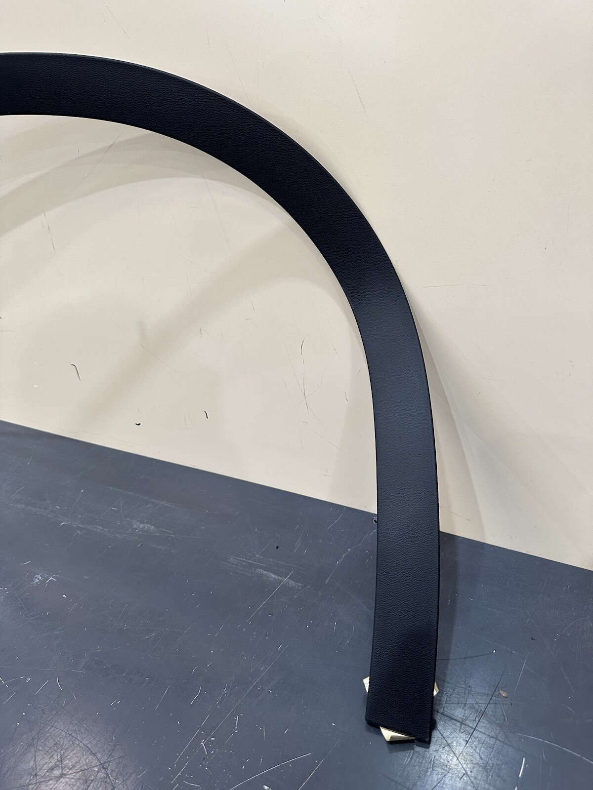 MERCEDES GLA X156 2017 Passenger Side Front Wheel Arch Trim Cover ...