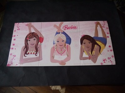 PRÉSENTOIR TRIPTYQUE PLV EN CARTON POUPÉES BARBIE EYEWEAR COLLECTION ...