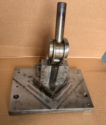 1005: Hunton Metal Corner Hand Notcher (Possible Delivery This Week ...