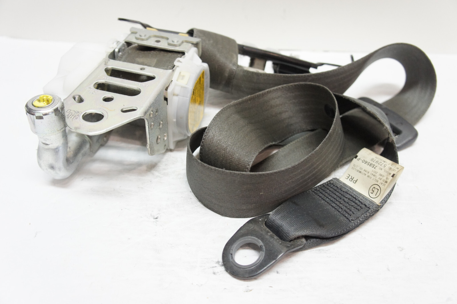 2011 Toyota Prius Hybrid RIGHT PASSENGER SIDE FRONT SEAT BELT J090301 ...