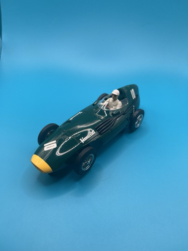 Vintage Vanwall F1 Grand Prix Race Car Diecast Model - No. 10 Stirling ...