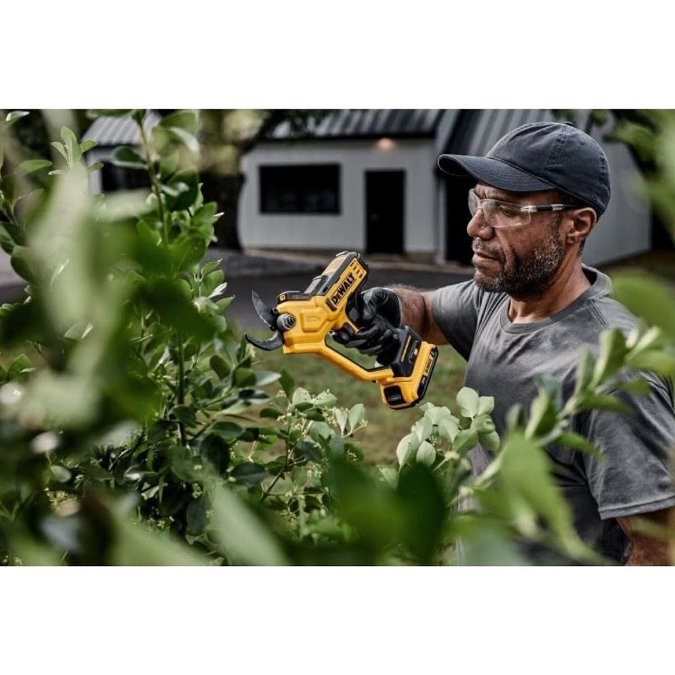 DEWALT 20V MAX Pruning Shears Garden Tool, Cordless, Bare Tool Only ...
