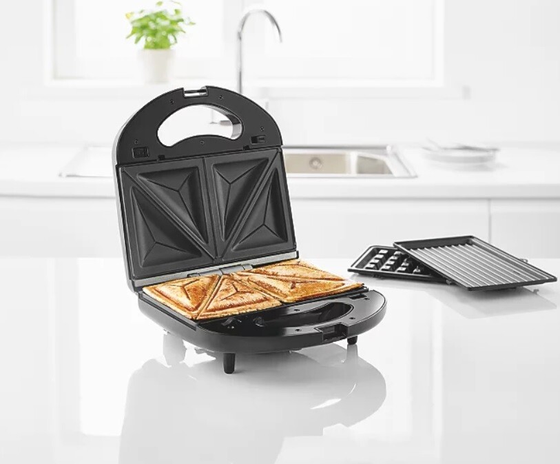 Sandwich Toastie maker 3 in 1 Toastie Waffle or Grill removable Plates ...