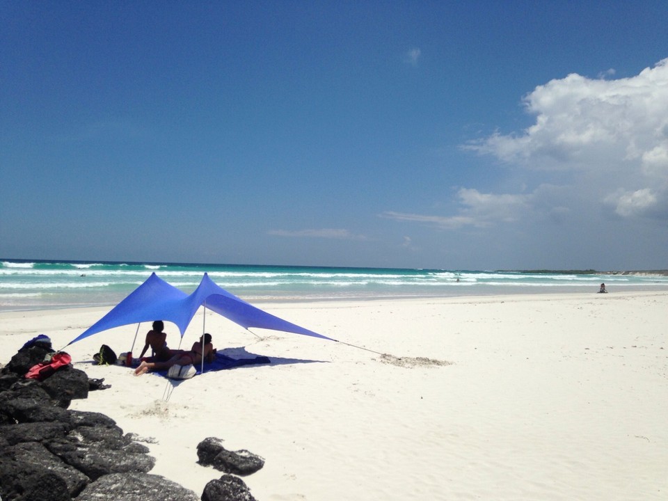 Neso Beach Tent with Sand Anchor, Portable Sunshade - 7' x 7 ...