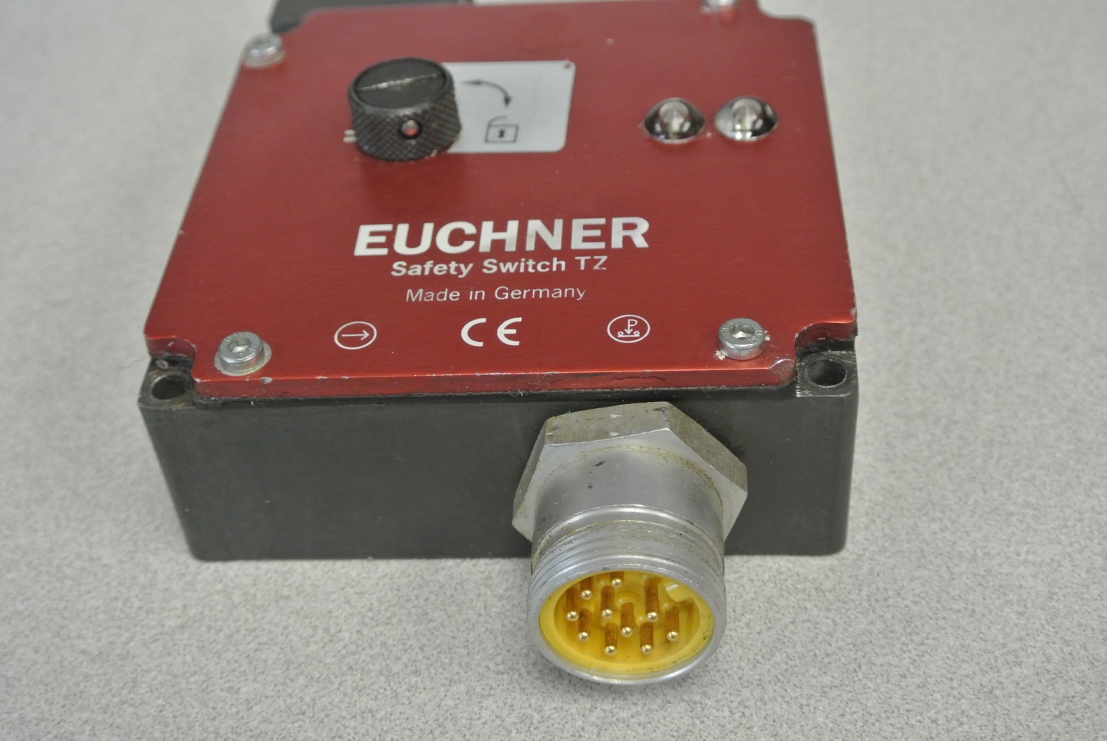 EUCHNER TZ1LE024BHA-C1903 SOLENOID LOCKING SAFETY INTERLOCK SWITCH ...