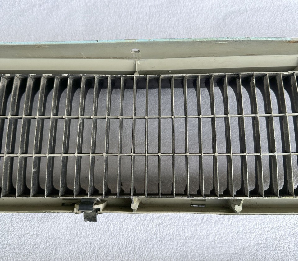 1970 MoPar Plymouth Roadrunner Grille w/ Headlight Bezels Lower Grille ...