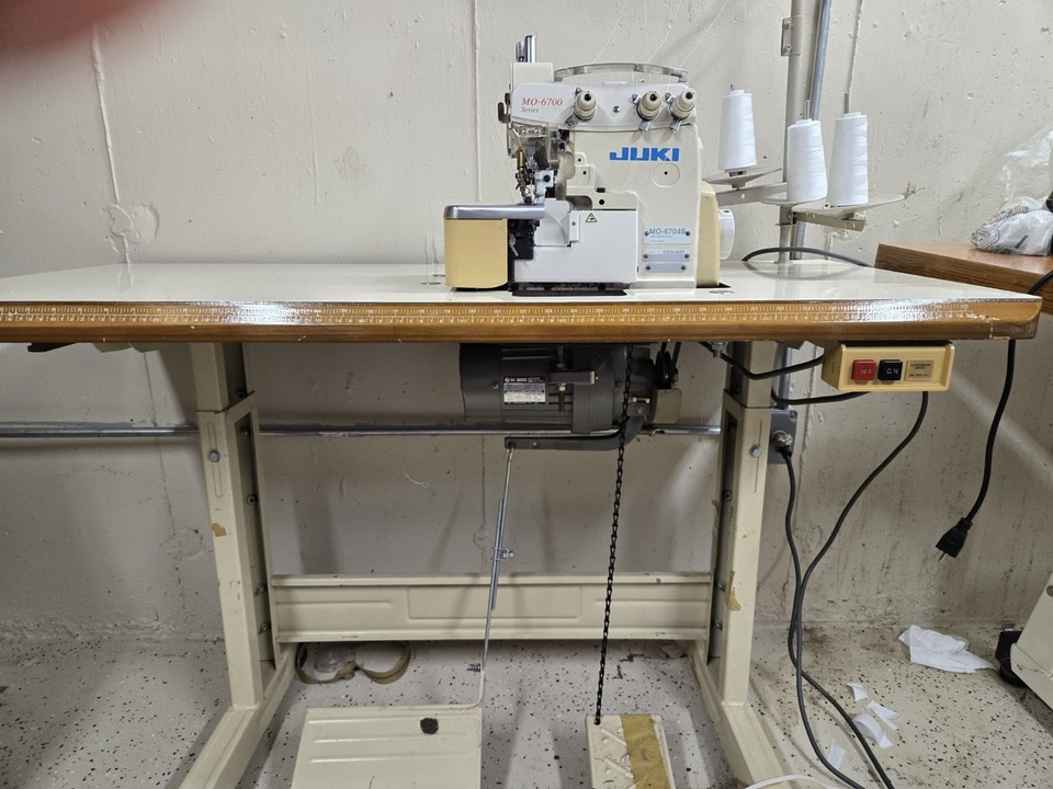 Juki MO-6700 High Speed Serger Overlock Machine with Table & Motor | eBay