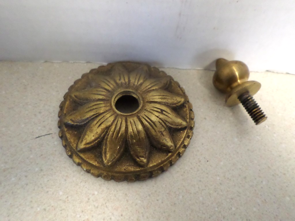VINTAGE BRASS METAL LAMP CAP & FINIAL SLAG & REVERSE PAINTED LAMPS | eBay