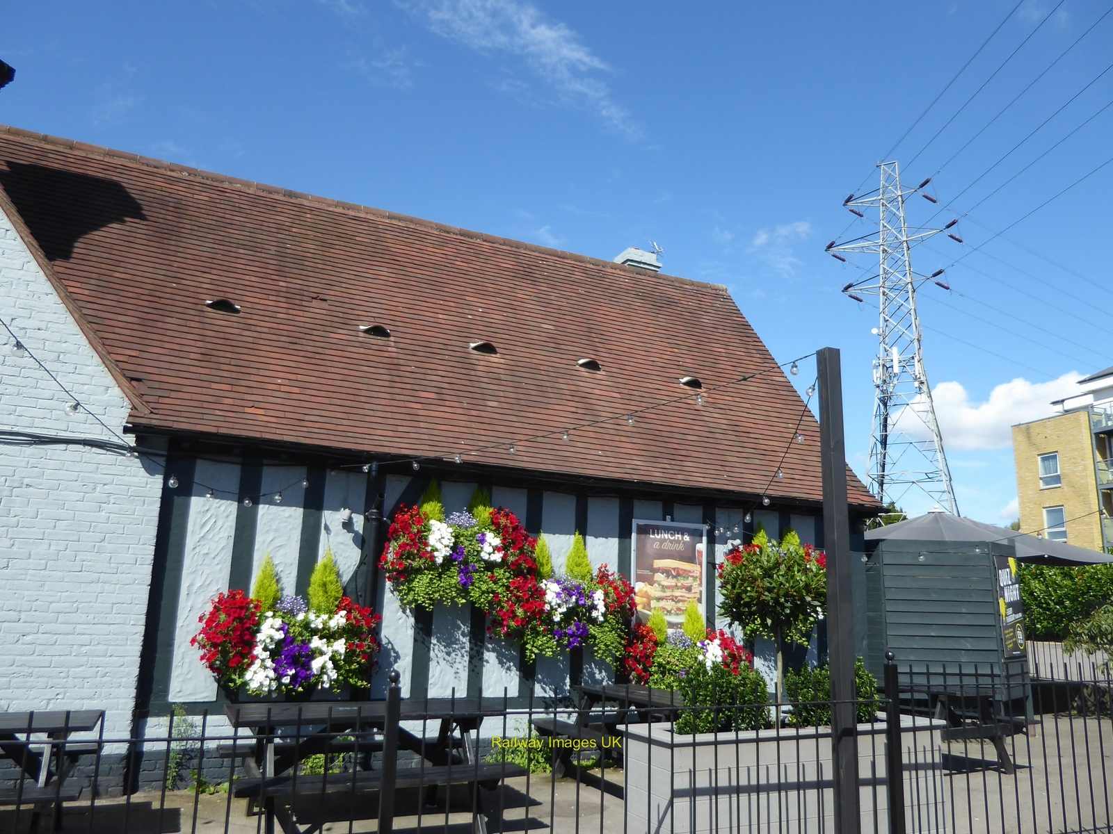 Photo Pub 6x4 Hanging baskets outside The George Staples at Blackfen ...