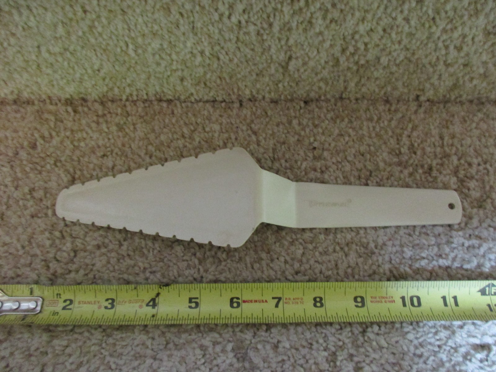 Vintage Tupperware knife gadget Cake Pie Server Pastry Cutter Almond ...