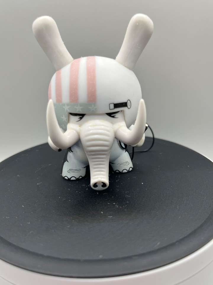 Kidrobot 2013 Side Show Dunny 3" JPK Jon Paul Kaiser Locodonta 3/40 rr ...
