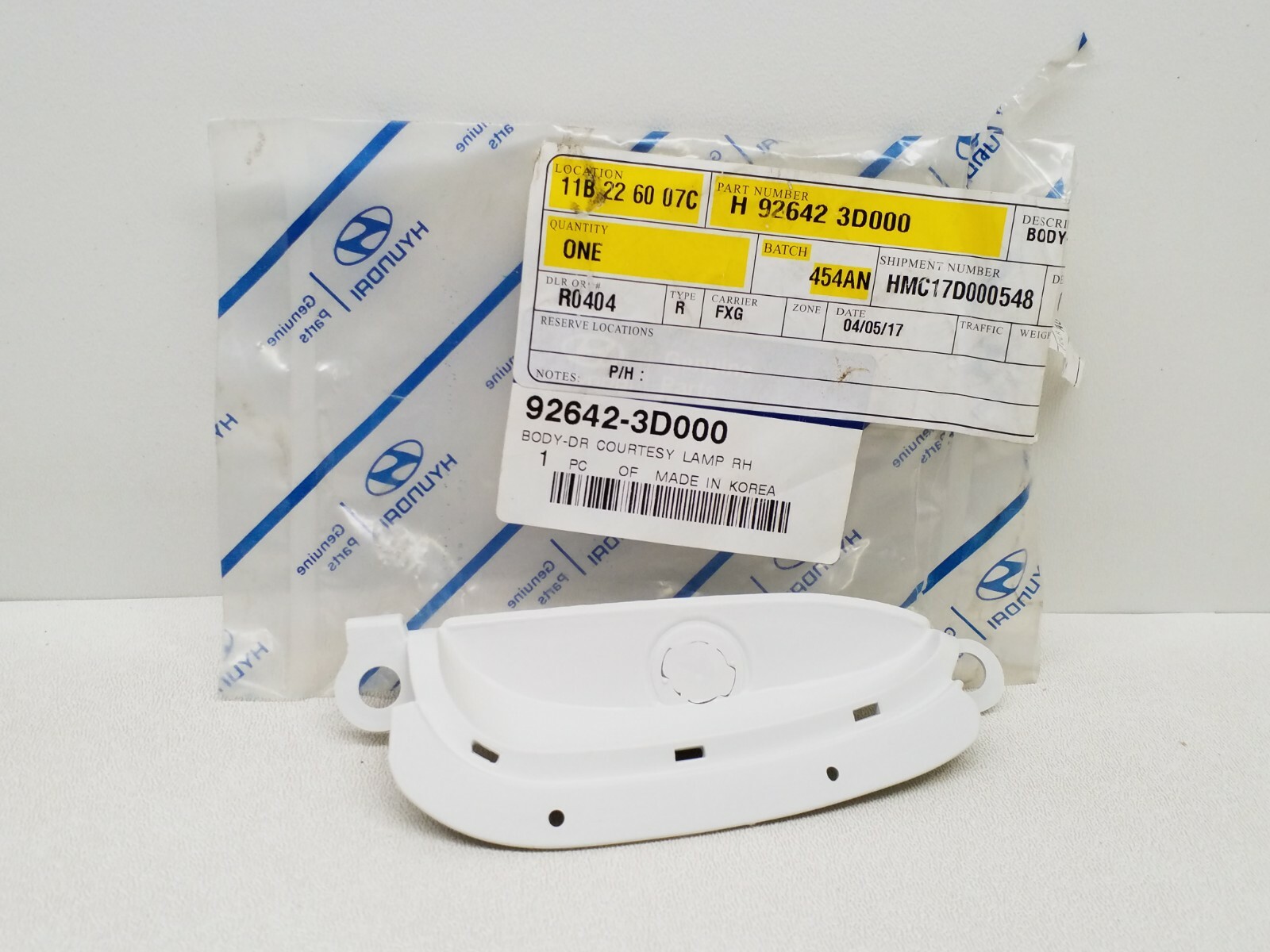 92642-3D000 Hyundai Right Door Courtesy Lamp Body fits 2001 to 2005 ...